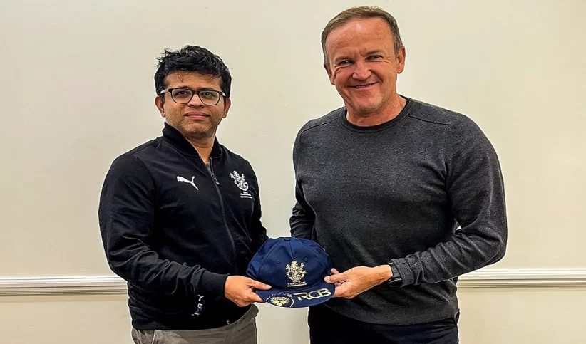 RCB से Mike Hesson और Sanjay Bangar की विदाई, इसे बनाया अपना मुख्य कोच ...