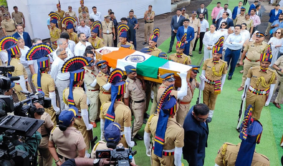 एक युग का अंत…पूरे राजकीय सम्मान के साथ रतन टाटा को दी गई विदाई, अंतिम ...