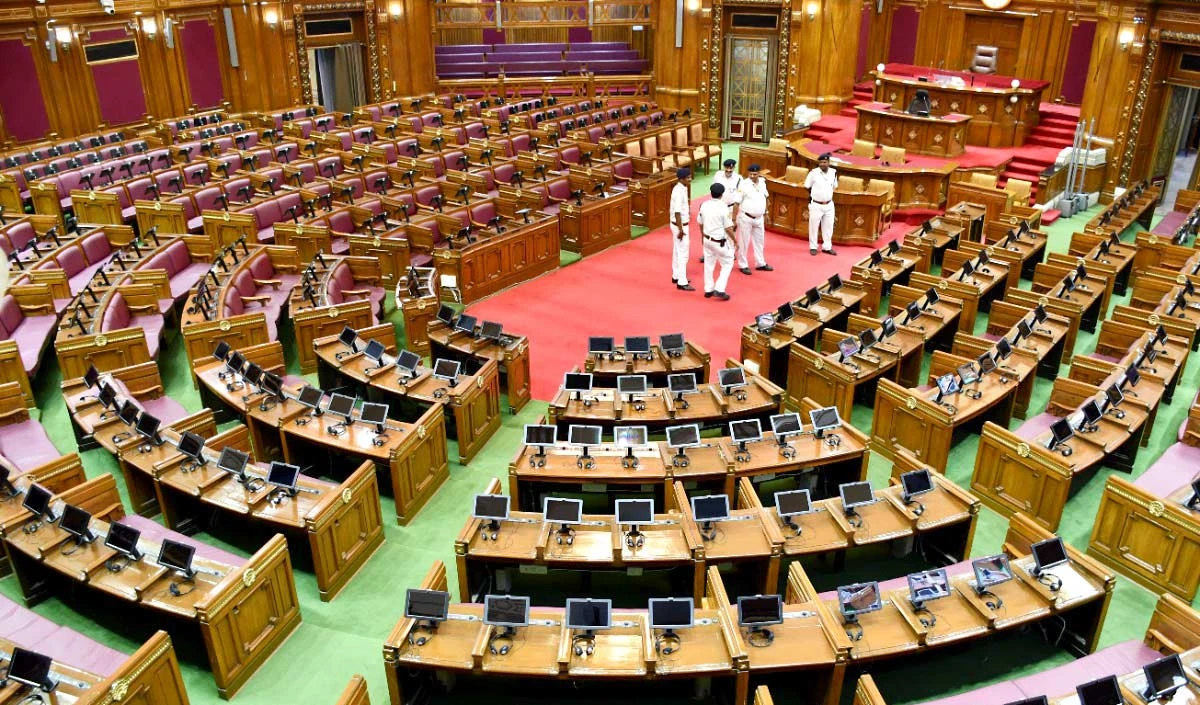 Uttar Pradesh Legislative Assembly में एआई से मंत्रियों-विधायकों के ...