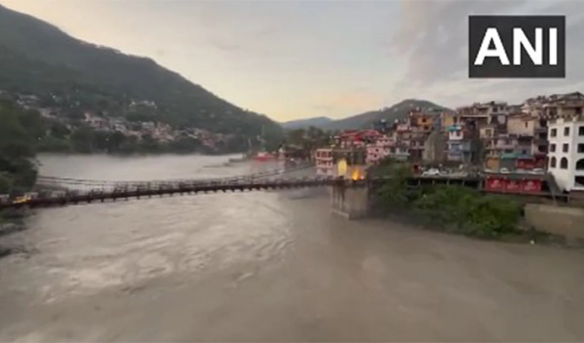 Himachal Pradesh: मंडी में भारी बारिश, ब्यास नदी का बढ़ा जलस्तर - Rasra ...