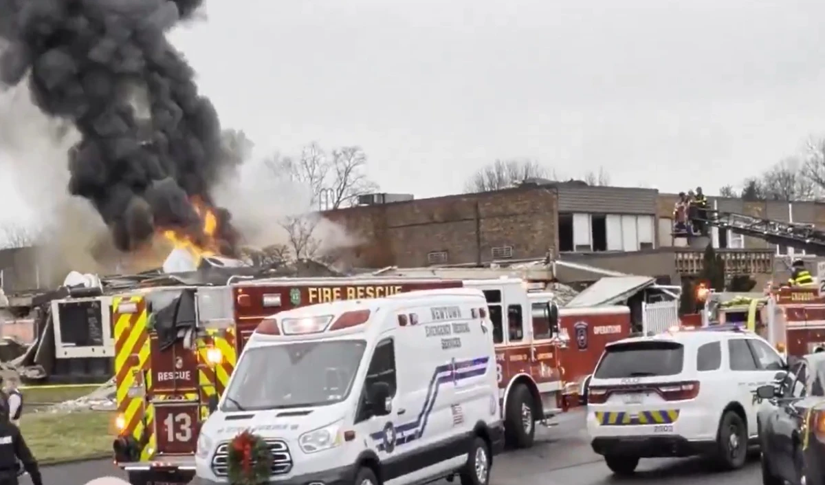 अमेरिका के नर्सिंग होम में विस्फोट, आग और धुएं से मची अफरा-तफरी - Rasra ...