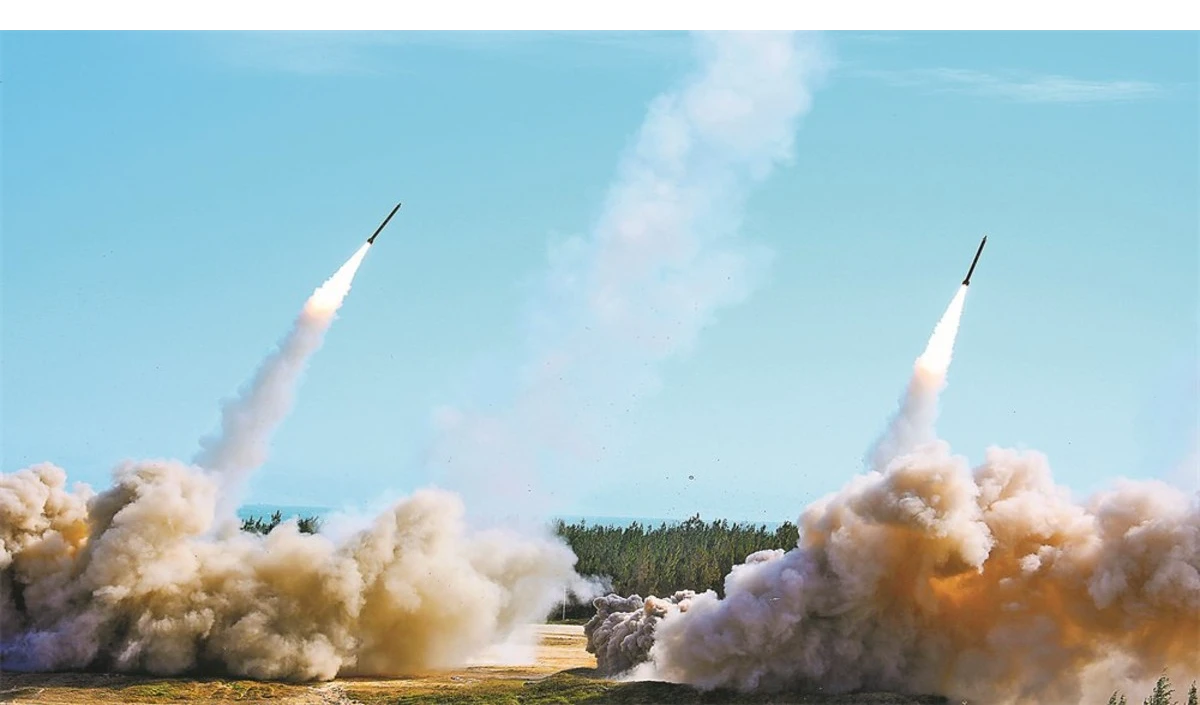 ताइवान पर चीन का ‘जस्टिस मिशन’: मिसाइलें दागीं, बंदरगाह घेराव की डराने ...