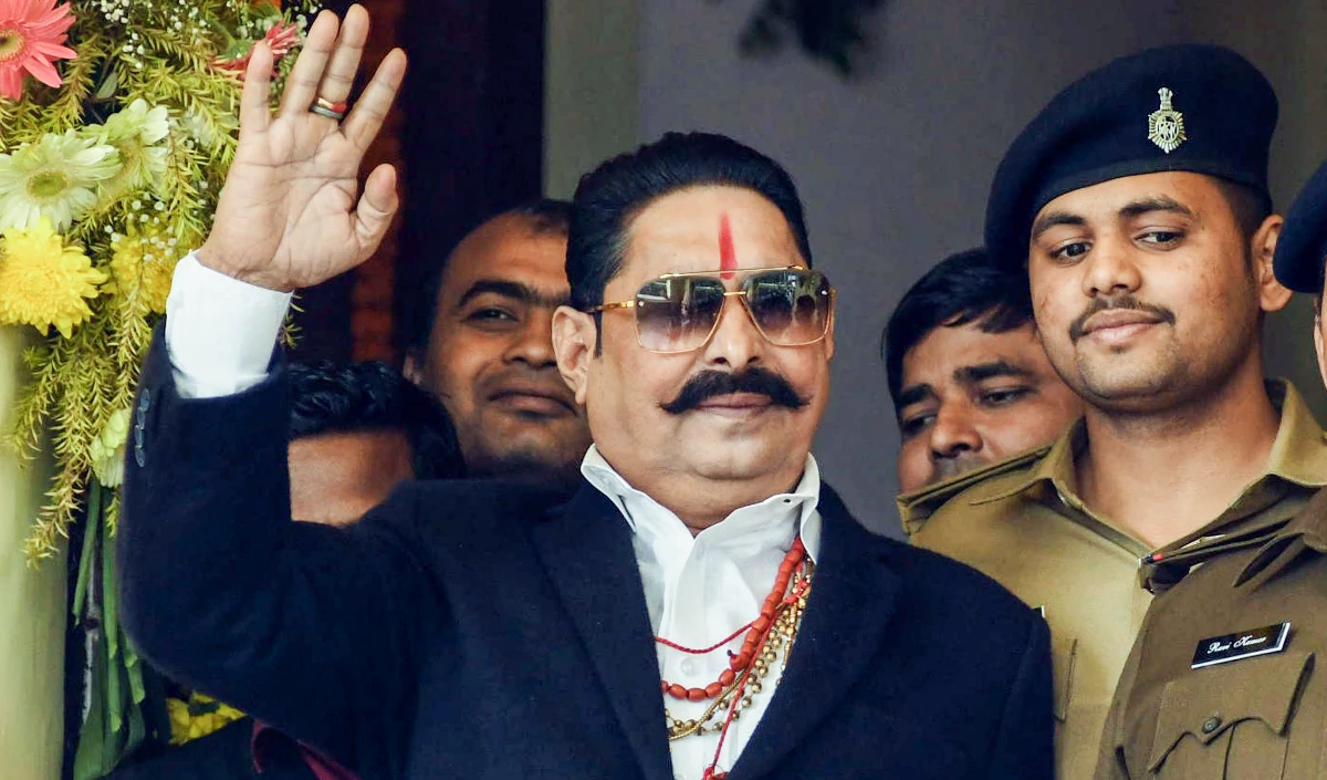 जेल से सीधे Bihar Assembly पहुंचे Anant Singh, शपथ लेते ही छुए CM ...
